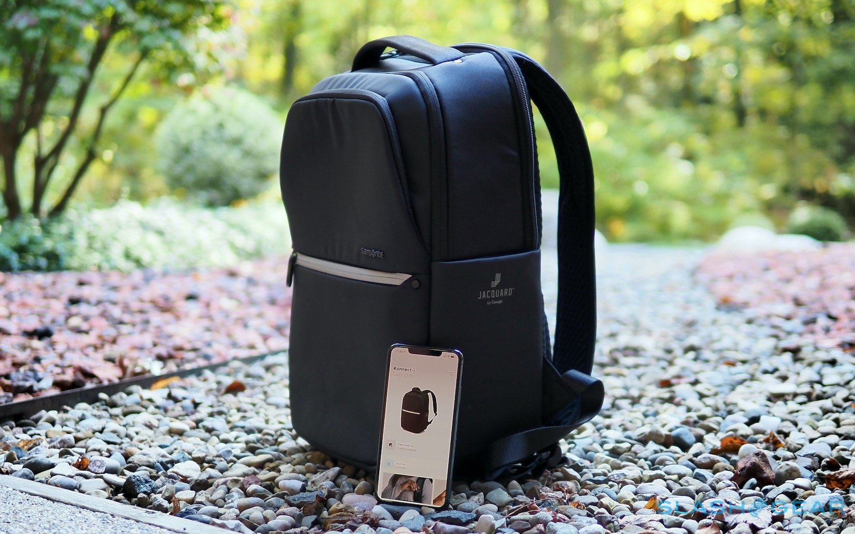 گوگل و سامسونت از کوله پشتی هوشمند با قابلیت کنترل گوشی رونمایی کردند