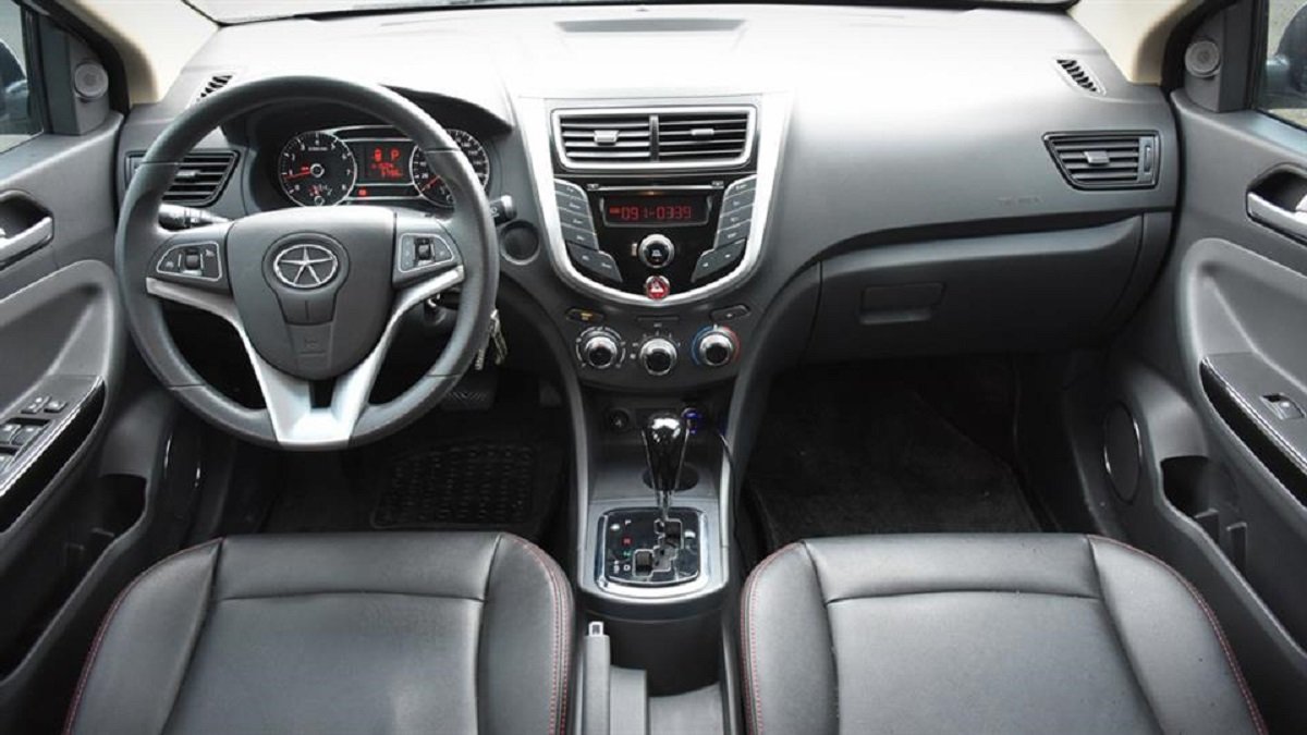 مقایسه جک J4 و راین R3؛ خودروهای اقتصادی 500 میلیونی از جمهوری خلق چین